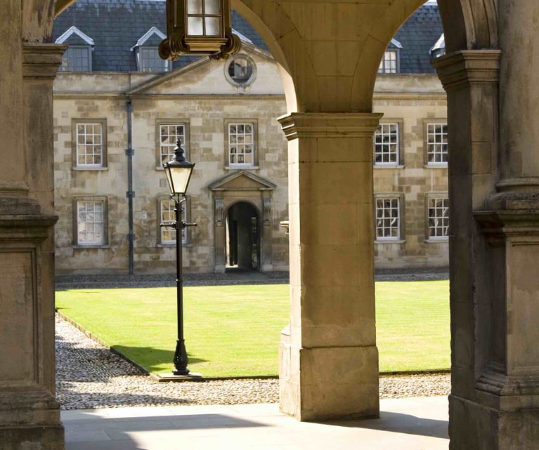 Cambridge University Colleges Campus | Oxford Summer Courses Guide 2026